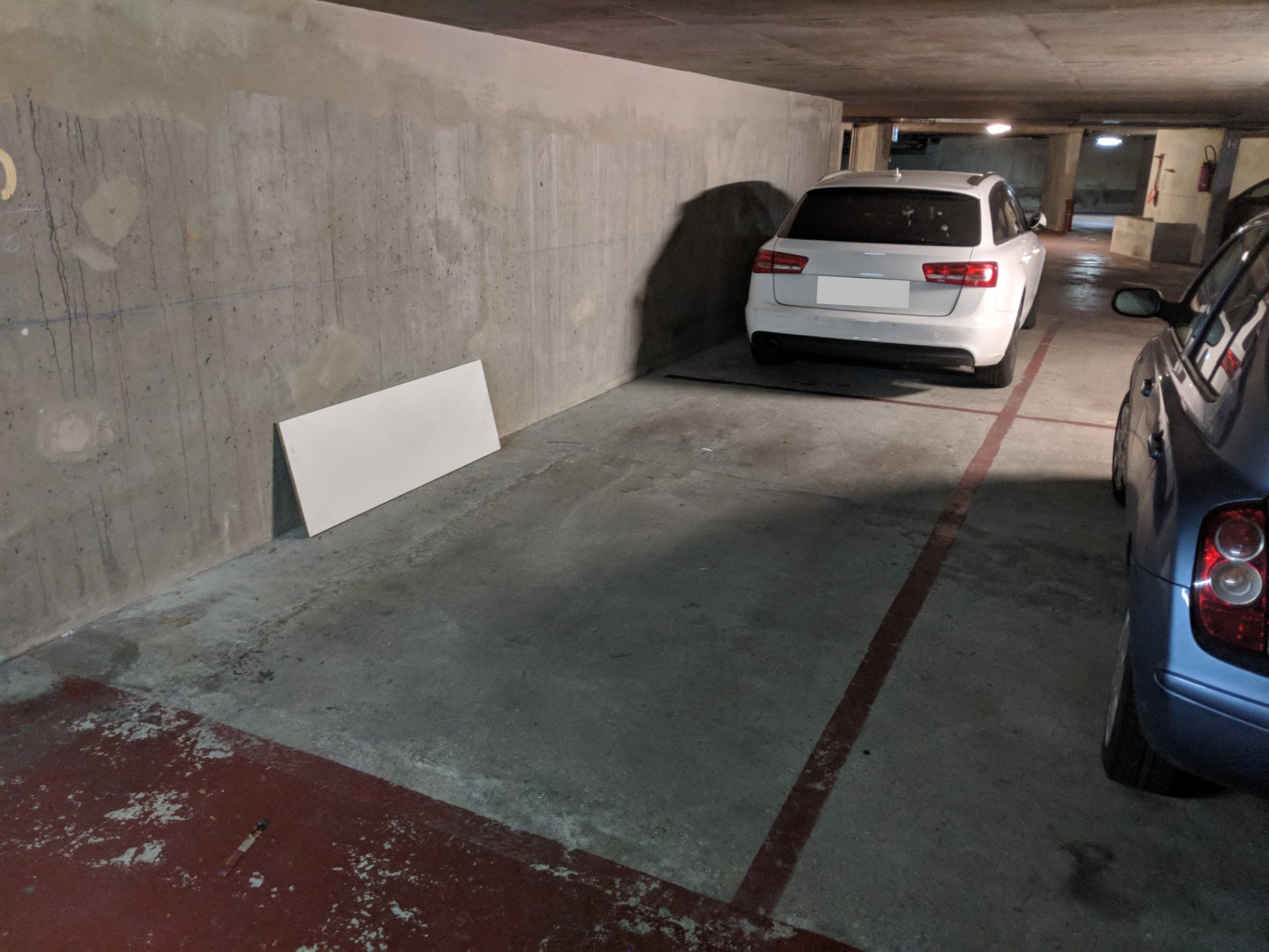 Michaël's Parking Spot - parking close to Les Moulineaux Tram T2