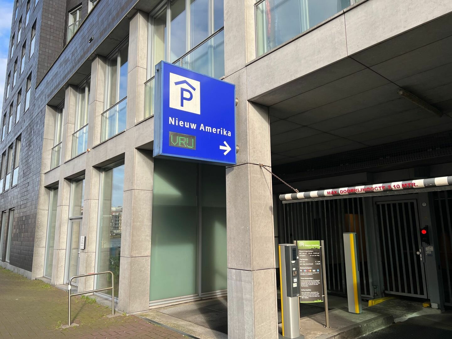 M.'s Parking Spot - parking close to Amsterdam Centraal Station